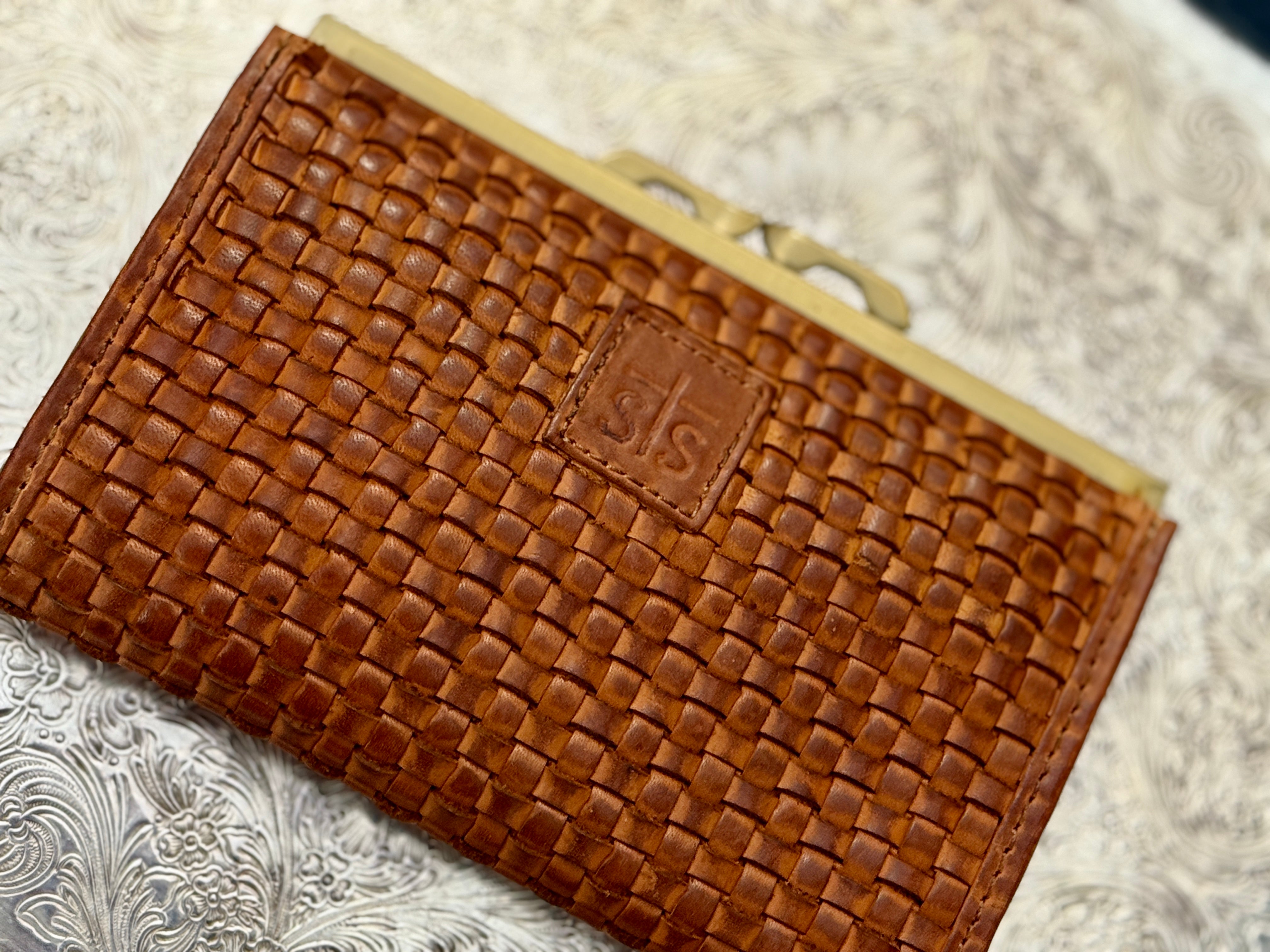 Sweetgrass Bella Wallet – Mud Creek Mercantile